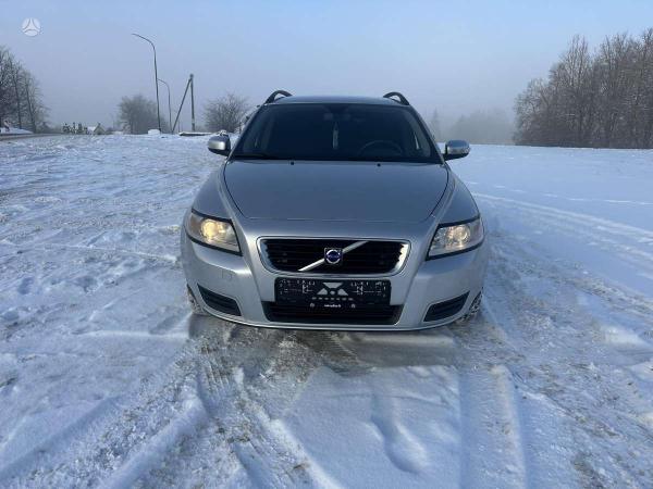 Pelēks Volvo V50 2008 Šauļi, ar dzinēja tilpumu 1.56 L un nobraukumu 284 tūkst. km par 2550 €, foto 2 vietnē AUTOMOTO.COM.LV