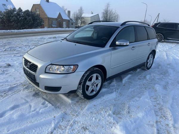 Pelēks Volvo V50 2008 Šauļi, ar dzinēja tilpumu 1.56 L un nobraukumu 284 tūkst. km par 2550 €, foto 3 vietnē AUTOMOTO.COM.LV