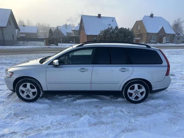 Pelēks Volvo V50 2008 Šauļi, ar dzinēja tilpumu 1.56 L un nobraukumu 284 tūkst. km par 2550 €, foto 4 vietnē AUTOMOTO.COM.LV