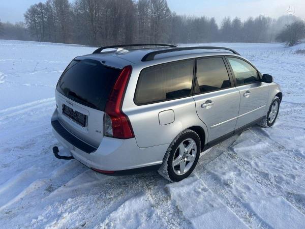 Pelēks Volvo V50 2008 Šauļi, ar dzinēja tilpumu 1.56 L un nobraukumu 284 tūkst. km par 2550 €, foto 7 vietnē AUTOMOTO.COM.LV