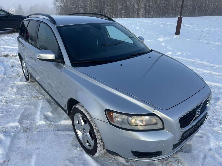 Grey Volvo V50 2008 in Siauliai, with an engine capacity of 1.56 L and mileage of 284 thousand km for 2550 €, photo 9 on AUTOMOTO.COM.LV