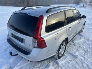 Grey Volvo V50 2008 in Siauliai, with an engine capacity of 1.56 L and mileage of 284 thousand km for 2550 €, photo 12 on AUTOMOTO.COM.LV