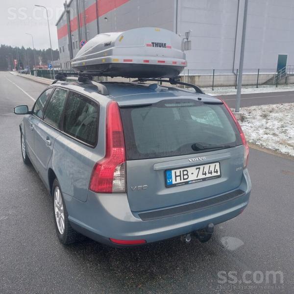 Grey Volvo V50 2008 in Riga, with an engine capacity of 2.00 L and mileage of 475 thousand km for 2450 €, photo 4 on AUTOMOTO.COM.LV
