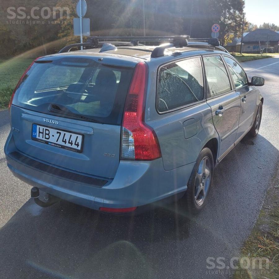 Grey Volvo V50 2008 in Riga, with an engine capacity of 2.00 L and mileage of 475 thousand km for 2450 €, photo 12 on AUTOMOTO.COM.LV