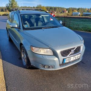 Grey Volvo V50 2008 in Riga, with an engine capacity of 2.00 L and mileage of 475 thousand km for 2450 €, photo 13 on AUTOMOTO.COM.LV