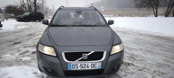 Pelēks Volvo V50 2008 Kauņa, ar dzinēja tilpumu 1.56 L un nobraukumu 199 tūkst. km par 2600 €, foto 2 vietnē AUTOMOTO.COM.LV