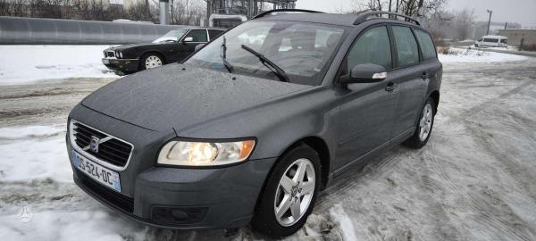 Pelēks Volvo V50 2008 Kauņa, ar dzinēja tilpumu 1.56 L un nobraukumu 199 tūkst. km par 2600 €, foto 3 vietnē AUTOMOTO.COM.LV