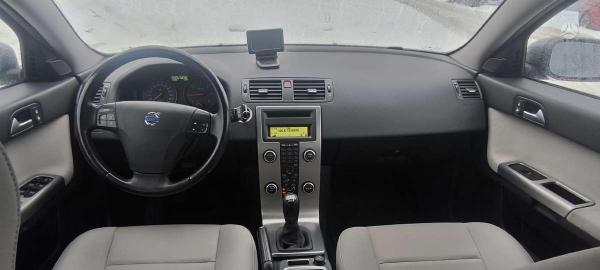 Pelēks Volvo V50 2008 Kauņa, ar dzinēja tilpumu 1.56 L un nobraukumu 199 tūkst. km par 2600 €, foto 4 vietnē AUTOMOTO.COM.LV
