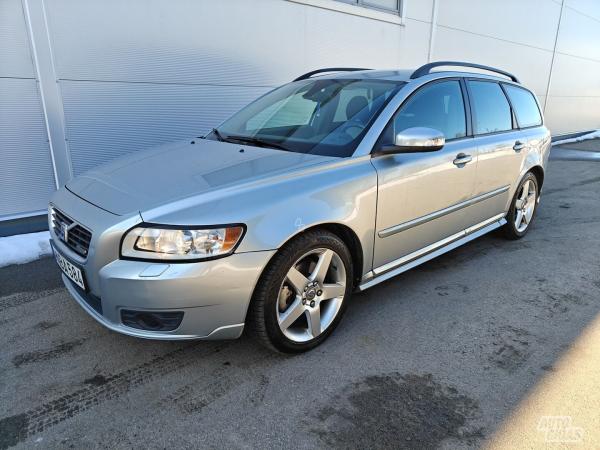 Grey Volvo V50 2008 in Utena, with an engine capacity of 2.00 L and mileage of 284 thousand km for 2900 €, photo 5 on AUTOMOTO.COM.LV