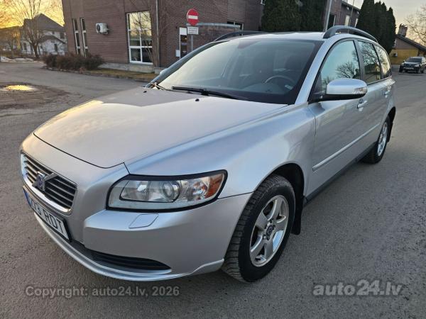 Pelēks Volvo V50 2008 Paide, ar dzinēja tilpumu 1.60 L un nobraukumu 325 tūkst. km par 2990 €, foto 1 vietnē AUTOMOTO.COM.LV