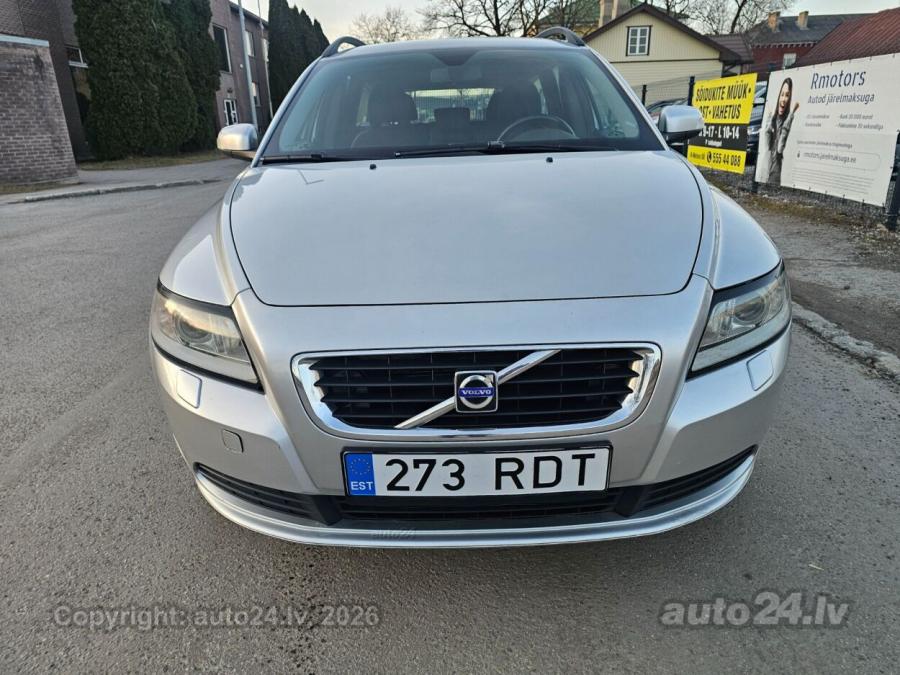 Grey Volvo V50 2008 in Paide, with an engine capacity of 1.60 L and mileage of 325 thousand km for 2990 €, photo 2 on AUTOMOTO.COM.LV