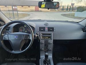 Grey Volvo V50 2008 in Paide, with an engine capacity of 1.60 L and mileage of 325 thousand km for 2990 €, photo 8 on AUTOMOTO.COM.LV
