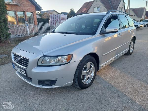 Grey Volvo V50 2008 in Alytus, with an engine capacity of 1.60 L and mileage of 2249 thousand km for 2150 €, photo 1 on AUTOMOTO.COM.LV