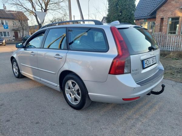 Grey Volvo V50 2008 in Alytus, with an engine capacity of 1.60 L and mileage of 2249 thousand km for 2150 €, photo 4 on AUTOMOTO.COM.LV