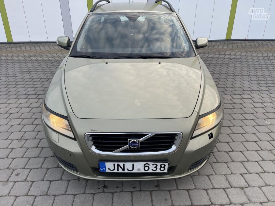 Grey Volvo V50 2008 in Raseiniai, with an engine capacity of 2.00 L and mileage of 300 thousand km for 1700 €, photo 6 on AUTOMOTO.COM.LV