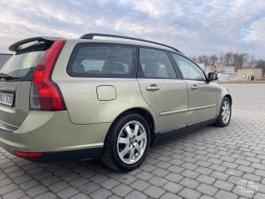 Grey Volvo V50 2008 in Raseiniai, with an engine capacity of 2.00 L and mileage of 300 thousand km for 1700 €, photo 10 on AUTOMOTO.COM.LV