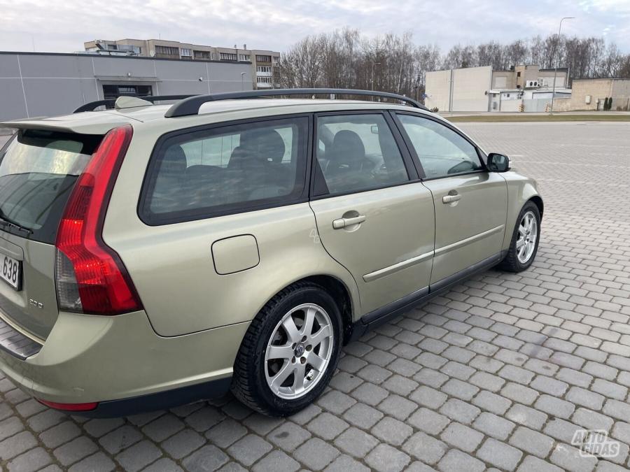 Grey Volvo V50 2008 in Raseiniai, with an engine capacity of 2.00 L and mileage of 300 thousand km for 1700 €, photo 11 on AUTOMOTO.COM.LV