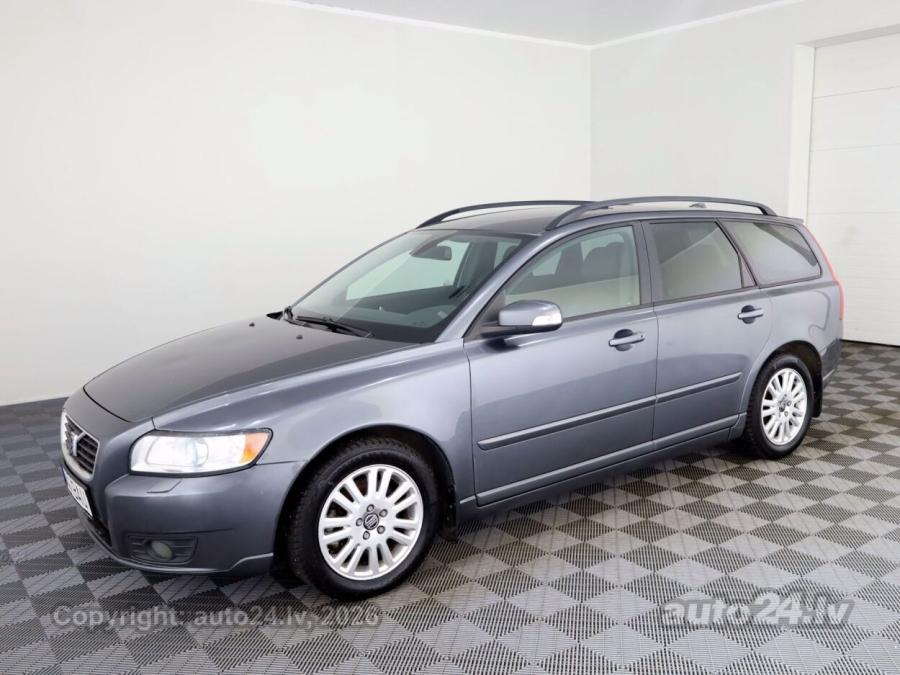 Grey Volvo V50 2008 in Tallinn, with an engine capacity of 2.40 L and mileage of 248 thousand km for 1899 €, photo 2 on AUTOMOTO.COM.LV