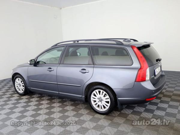 Grey Volvo V50 2008 in Tallinn, with an engine capacity of 2.40 L and mileage of 248 thousand km for 1899 €, photo 4 on AUTOMOTO.COM.LV