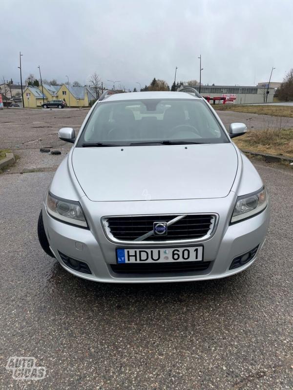 Pelēks Volvo V50 2008 Alīta, ar dzinēja tilpumu 1.60 L un nobraukumu 220 tūkst. km par 2400 €, foto 4 vietnē AUTOMOTO.COM.LV