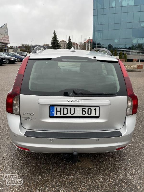 Pelēks Volvo V50 2008 Alīta, ar dzinēja tilpumu 1.60 L un nobraukumu 220 tūkst. km par 2400 €, foto 7 vietnē AUTOMOTO.COM.LV