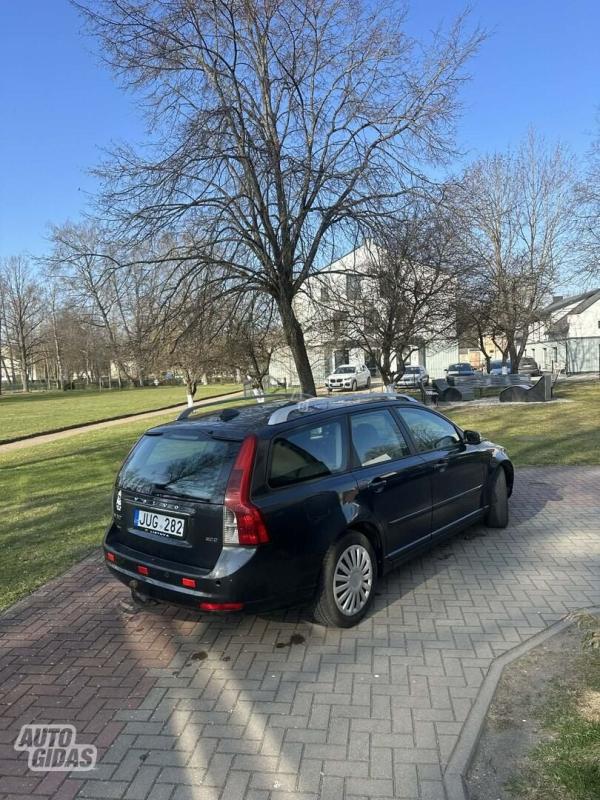 Pelēks Volvo V50 2008 Šilutė, ar dzinēja tilpumu 2.00 L un nobraukumu 300 tūkst. km par 1250 €, foto 3 vietnē AUTOMOTO.COM.LV