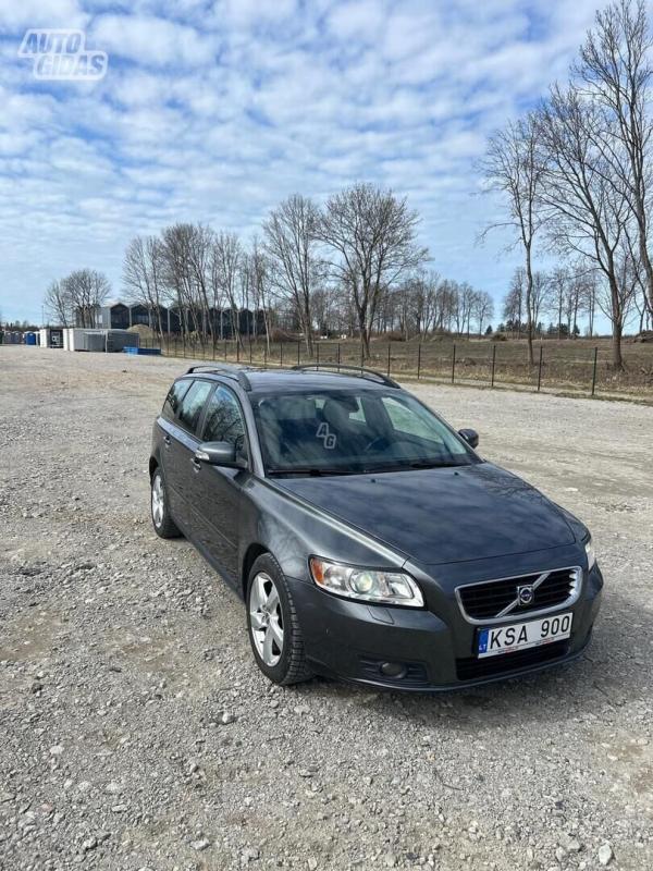 Grey Volvo V50 2008 in Klaipeda, with an engine capacity of 2.40 L and mileage of 228 thousand km for 1250 €, photo 1 on AUTOMOTO.COM.LV