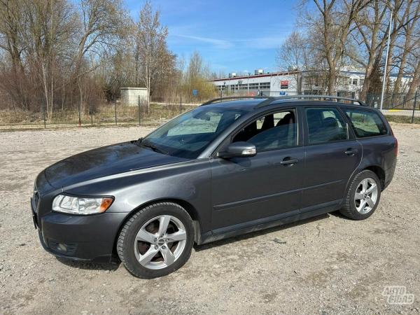 Grey Volvo V50 2008 in Klaipeda, with an engine capacity of 2.40 L and mileage of 228 thousand km for 1250 €, photo 7 on AUTOMOTO.COM.LV