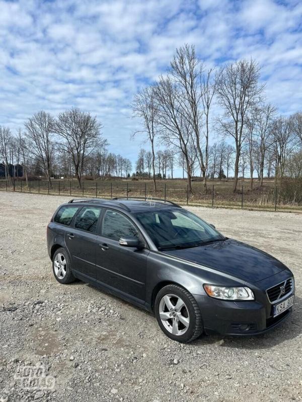 Grey Volvo V50 2008 in Klaipeda, with an engine capacity of 2.40 L and mileage of 228 thousand km for 1250 €, photo 8 on AUTOMOTO.COM.LV