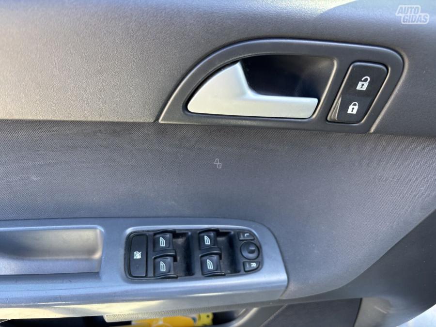Pelēks Volvo V50 2008 Kauņa, ar dzinēja tilpumu 2.00 L un nobraukumu 330 tūkst. km par 1990 €, foto 18 vietnē AUTOMOTO.COM.LV