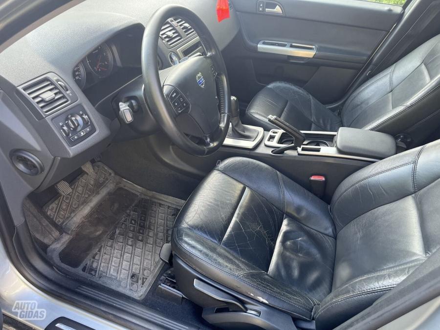 Grey Volvo V50 2008 in Kaunas, with an engine capacity of 2.00 L and mileage of 332 thousand km for 800 €, photo 8 on AUTOMOTO.COM.LV