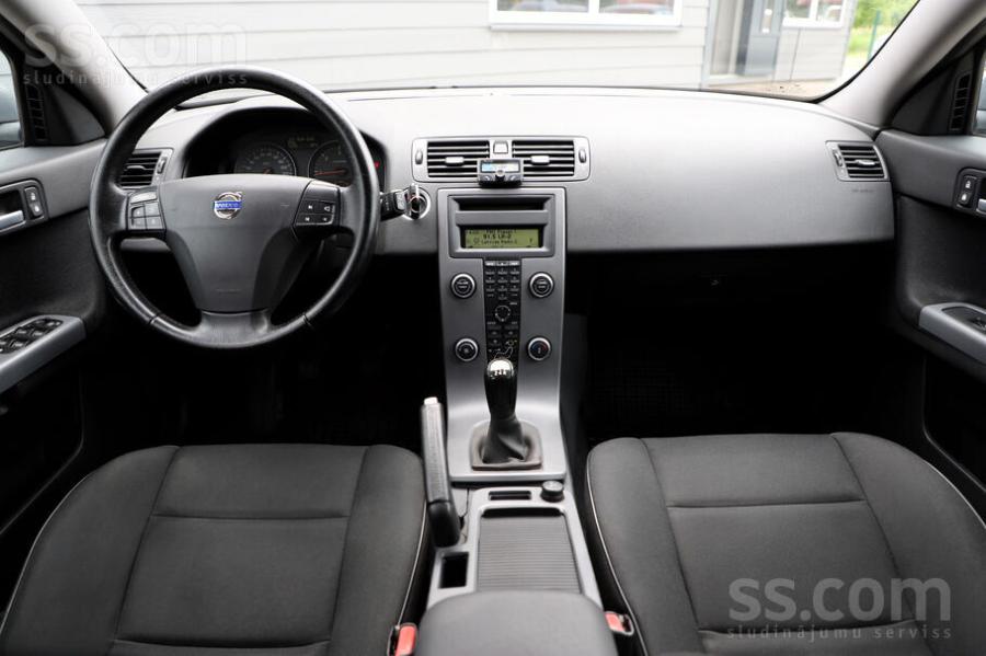 Pelēks Volvo V50 2008 Tukums, ar dzinēja tilpumu 1.60 L un nobraukumu 400 tūkst. km par 2300 €, foto 6 vietnē AUTOMOTO.COM.LV