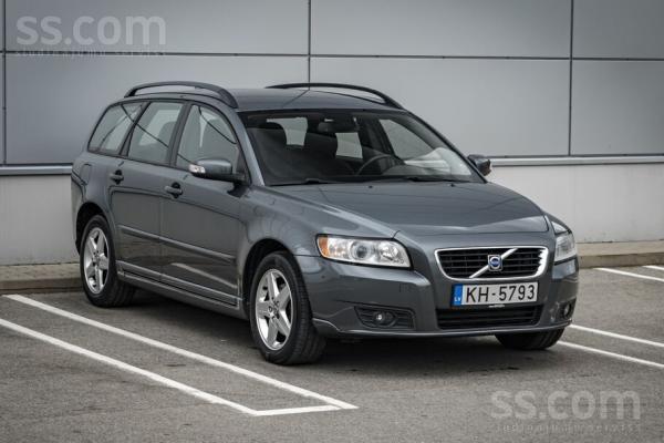 Pelēks Volvo V50 2008 Rīga, ar dzinēja tilpumu 1.60 L un nobraukumu 0 tūkst. km par 4290 €, foto 3 vietnē AUTOMOTO.COM.LV