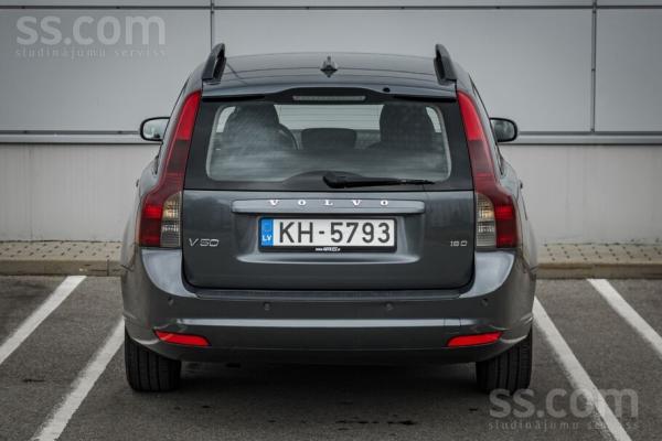 Pelēks Volvo V50 2008 Rīga, ar dzinēja tilpumu 1.60 L un nobraukumu 0 tūkst. km par 4290 €, foto 5 vietnē AUTOMOTO.COM.LV