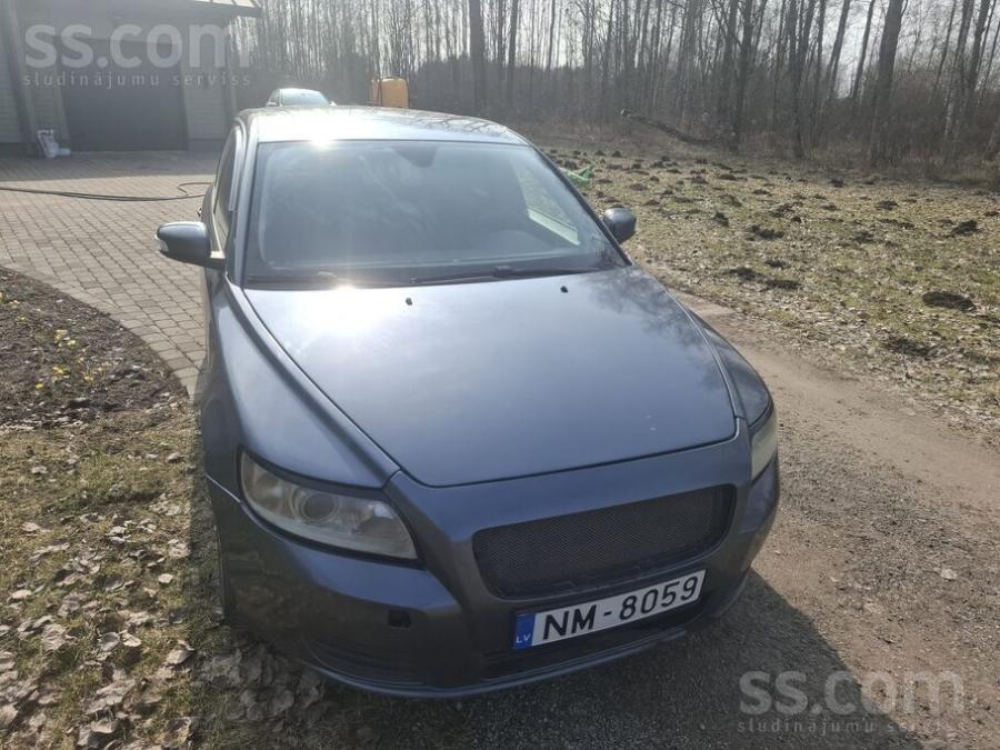 Pelēks Volvo V50 2008 Rīga, ar dzinēja tilpumu 1.60 L un nobraukumu 295 tūkst. km par 1300 €, foto 1 vietnē AUTOMOTO.COM.LV
