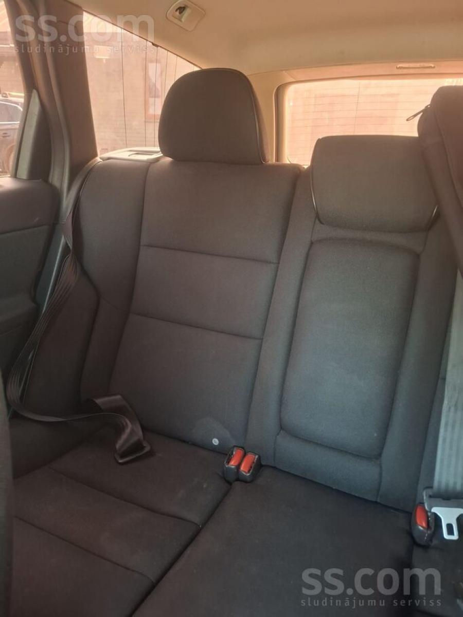 Pelēks Volvo V50 2008 Rīga, ar dzinēja tilpumu 1.60 L un nobraukumu 295 tūkst. km par 1300 €, foto 9 vietnē AUTOMOTO.COM.LV