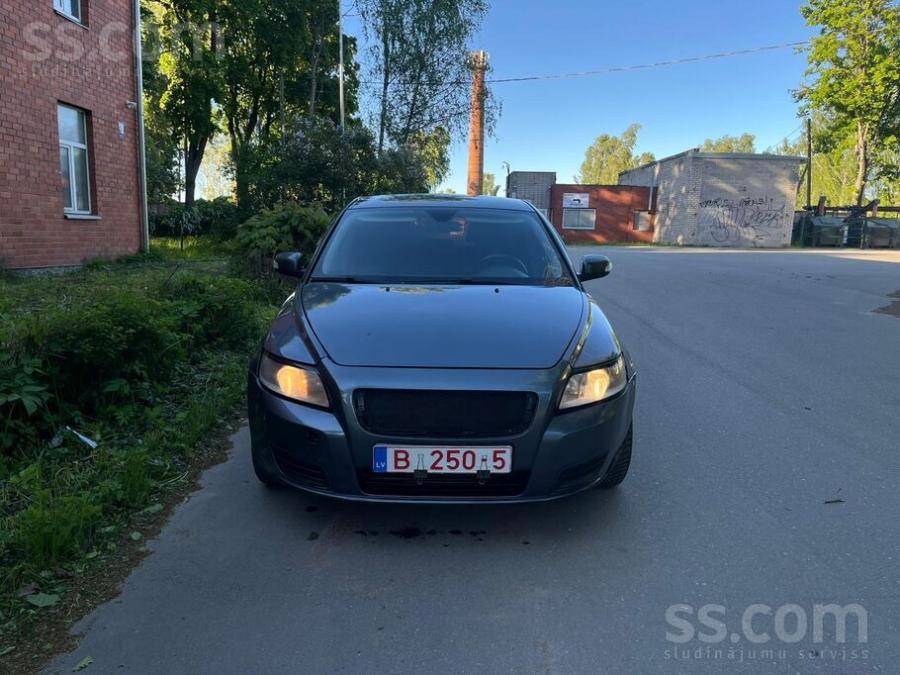 Pelēks Volvo V50 2008 Rīga, ar dzinēja tilpumu 1.60 L un nobraukumu 0 tūkst. km par 1599 €, foto 9 vietnē AUTOMOTO.COM.LV