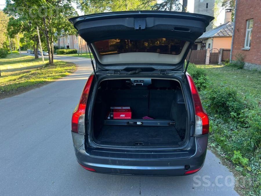 Pelēks Volvo V50 2008 Rīga, ar dzinēja tilpumu 1.60 L un nobraukumu 0 tūkst. km par 1599 €, foto 20 vietnē AUTOMOTO.COM.LV