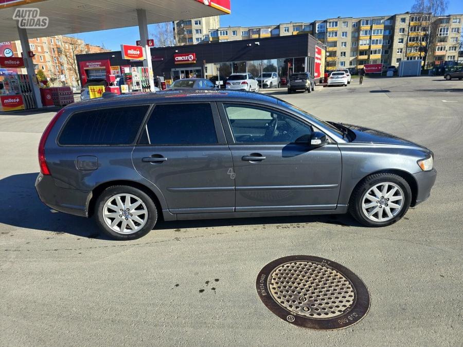 Серый Вольво В50 2008 в Мажейкяй, объемом двигателя 2.40 л и пробегом 370 тыс. км за 2300 €, фото 8 на AUTOMOTO.COM.LV
