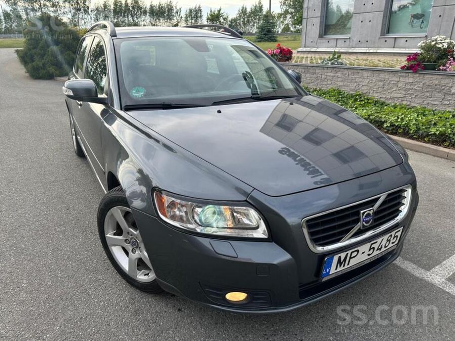 Серый Вольво В50 2008 в Рига, объемом двигателя 2.00 л и пробегом 298 тыс. км за 1990 €, фото 7 на AUTOMOTO.COM.LV