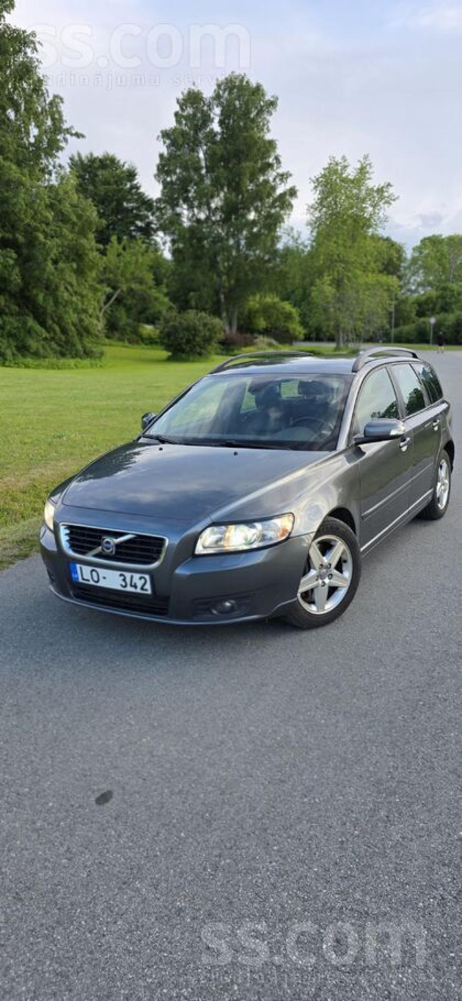 Pelēks Volvo V50 2008 Rīga, ar dzinēja tilpumu 2.40 L un nobraukumu 299 tūkst. km par 4350 €, foto 4 vietnē AUTOMOTO.COM.LV
