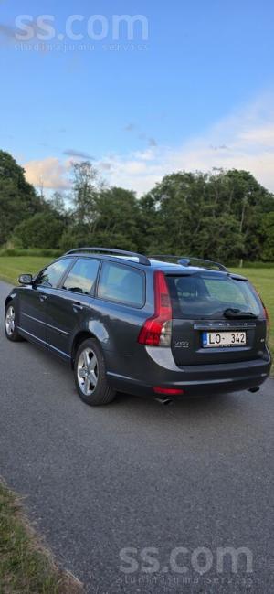 Pelēks Volvo V50 2008 Rīga, ar dzinēja tilpumu 2.40 L un nobraukumu 299 tūkst. km par 4350 €, foto 6 vietnē AUTOMOTO.COM.LV