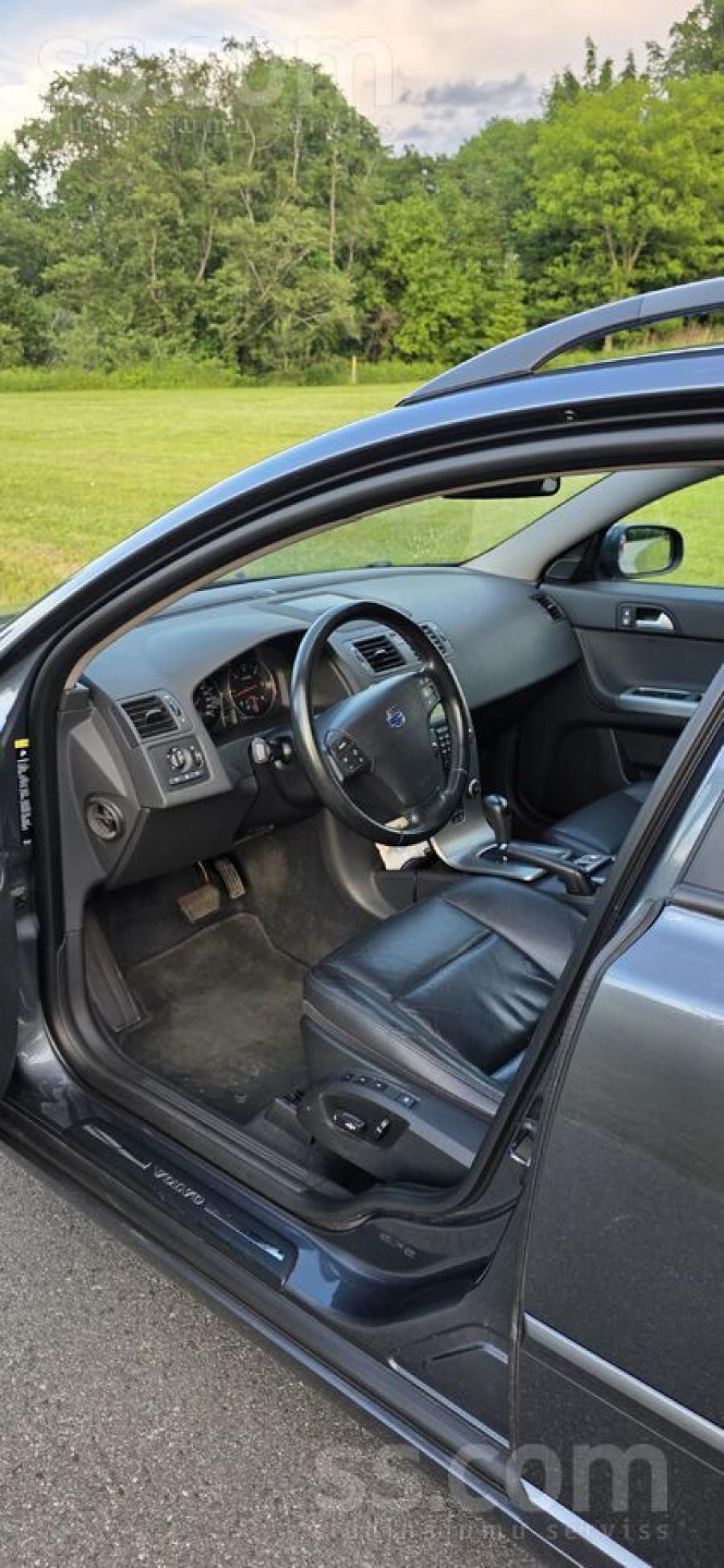 Pelēks Volvo V50 2008 Rīga, ar dzinēja tilpumu 2.40 L un nobraukumu 299 tūkst. km par 4350 €, foto 8 vietnē AUTOMOTO.COM.LV