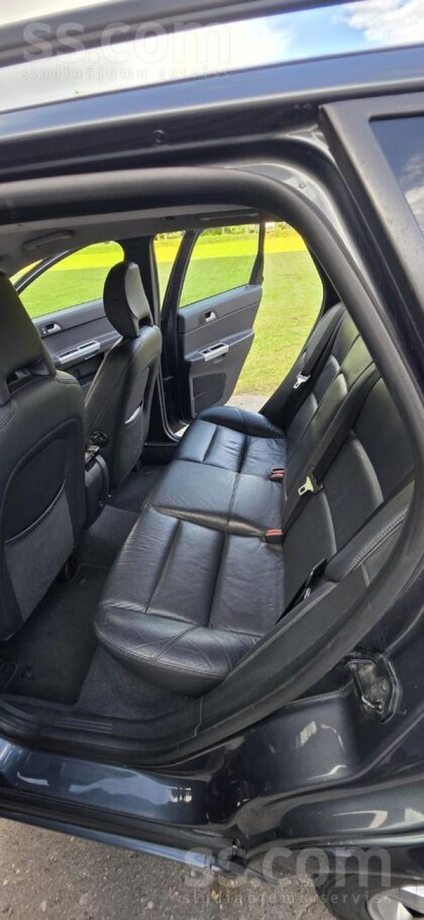 Grey Volvo V50 2008 in Riga, with an engine capacity of 2.40 L and mileage of 299 thousand km for 4350 €, photo 9 on AUTOMOTO.COM.LV