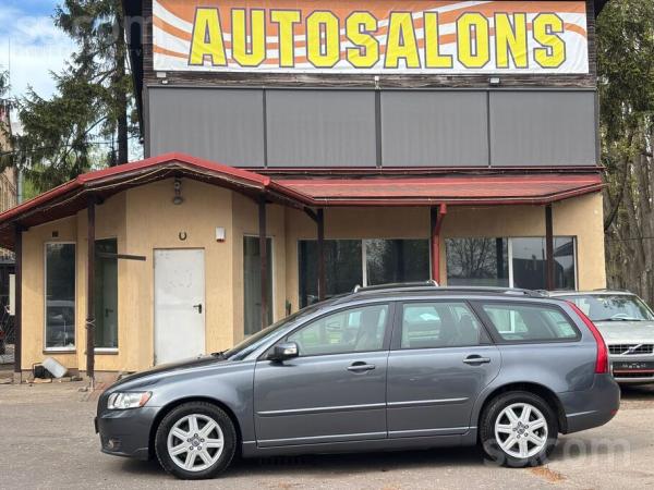 Pelēks Volvo V50 2008 Rīga, ar dzinēja tilpumu 2.40 L un nobraukumu 217 tūkst. km par 4750 €, foto 2 vietnē AUTOMOTO.COM.LV