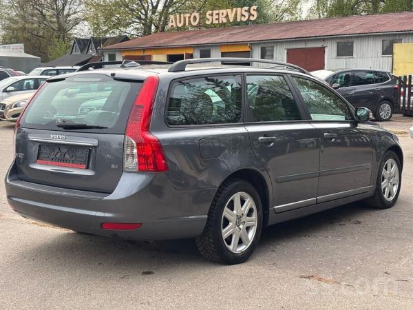 Pelēks Volvo V50 2008 Rīga, ar dzinēja tilpumu 2.40 L un nobraukumu 217 tūkst. km par 4750 €, foto 4 vietnē AUTOMOTO.COM.LV