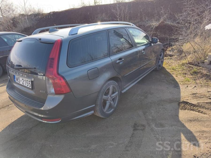 Pelēks Volvo V50 2008 Liepāja, ar dzinēja tilpumu 2.00 L un nobraukumu 308 tūkst. km par 3500 €, foto 4 vietnē AUTOMOTO.COM.LV