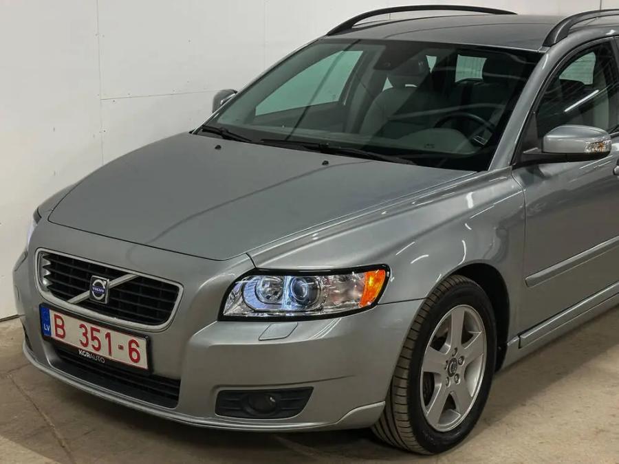 Grey Volvo V50 2008 in Jurmala, with an engine capacity of 2.00 L and mileage of 307 thousand km for 4450 €, photo 6 on AUTOMOTO.COM.LV