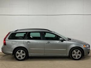 Grey Volvo V50 2008 in Jurmala, with an engine capacity of 2.00 L and mileage of 307 thousand km for 4450 €, photo 8 on AUTOMOTO.COM.LV