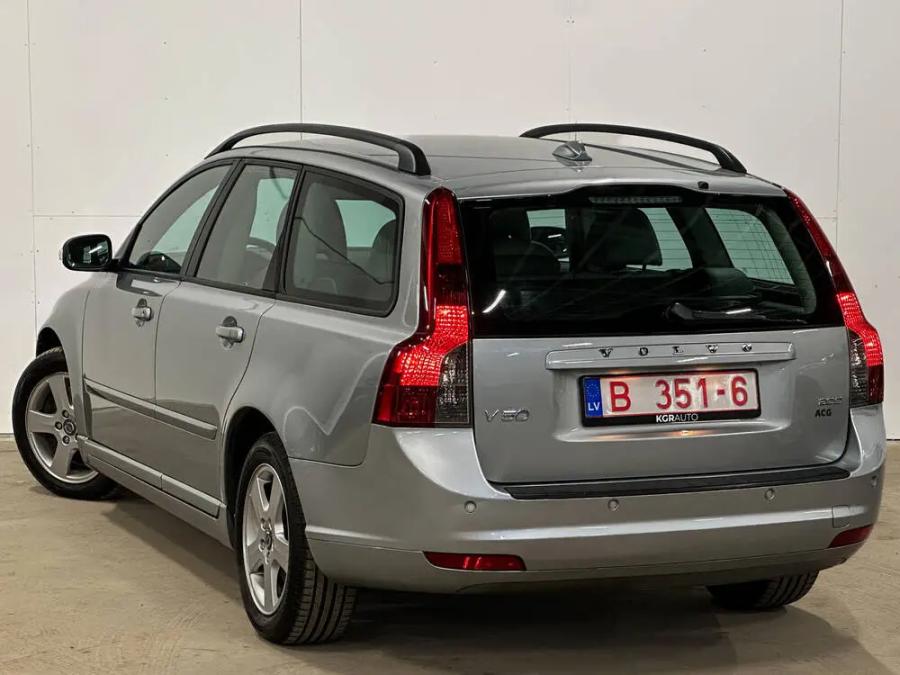 Grey Volvo V50 2008 in Jurmala, with an engine capacity of 2.00 L and mileage of 307 thousand km for 4450 €, photo 11 on AUTOMOTO.COM.LV